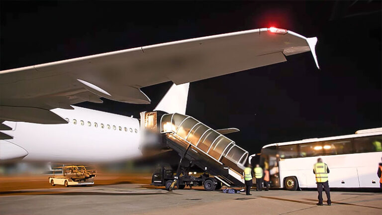 Neuer Tiefpunkt – London veröffentlicht Fotos von Abschiebungen